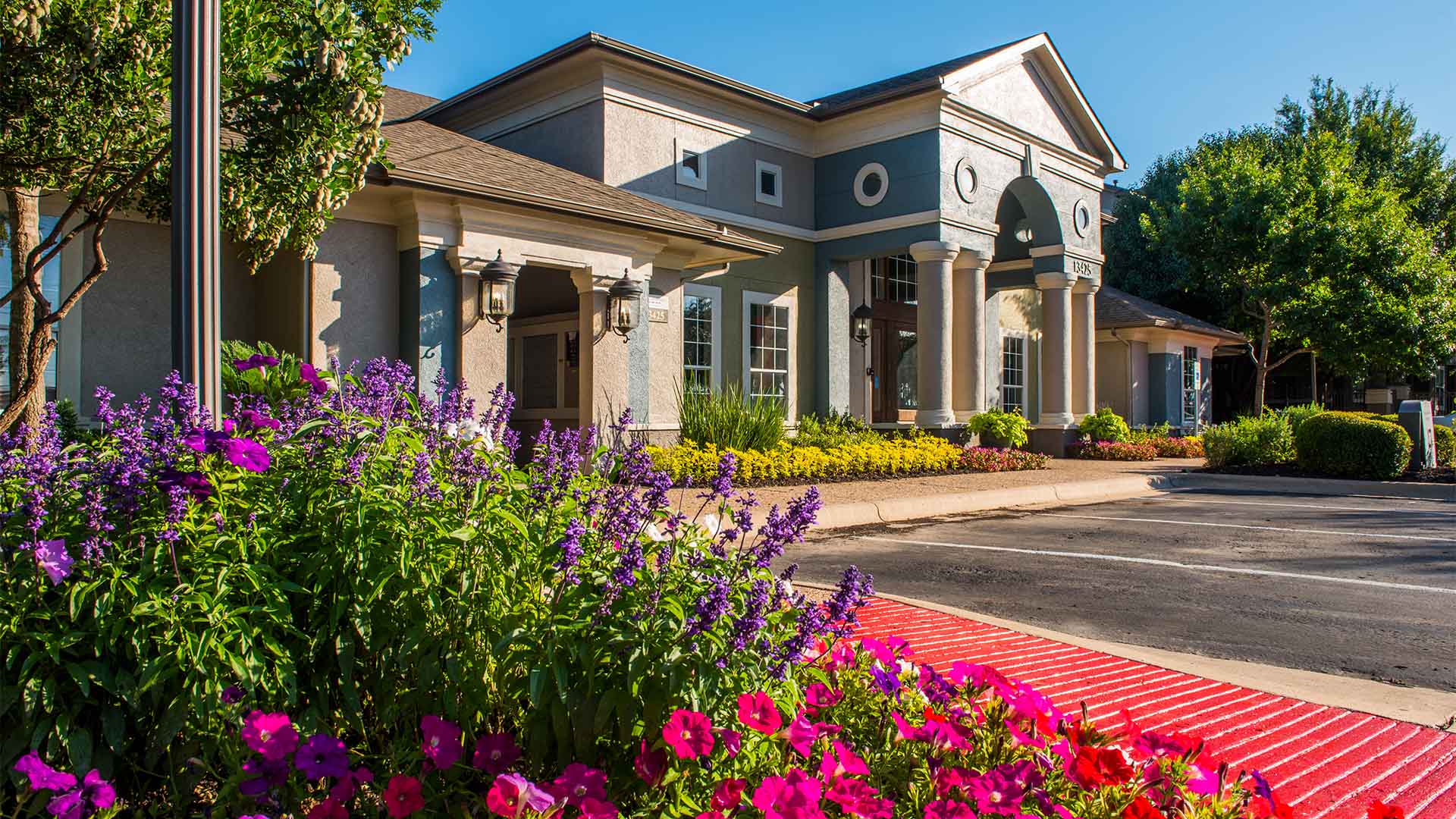 Griffis Lakeline Station Apartments in North Austin, TX | Griffis ...